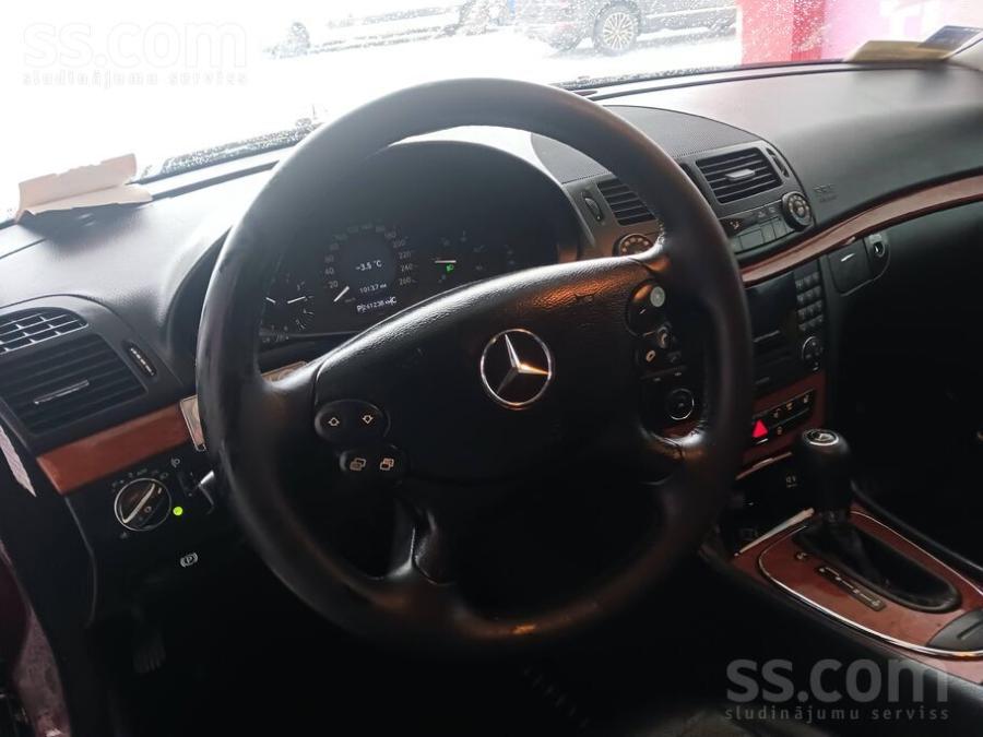 Красный Мерседес E 220 2007 в Рига, объемом двигателя 2.20 л и пробегом 278 тыс. км за 2989 €, фото 17 на AUTOMOTO.COM.LV