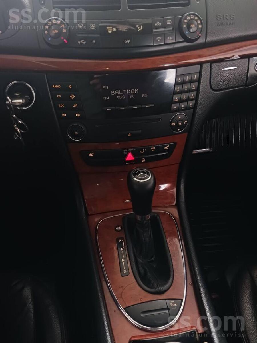 Красный Мерседес E 220 2007 в Рига, объемом двигателя 2.20 л и пробегом 278 тыс. км за 2989 €, фото 20 на AUTOMOTO.COM.LV