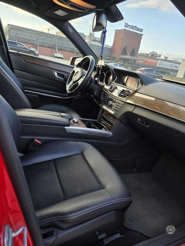 Sarkans Mercedes-Benz E 220 2013 Šauļi, ar dzinēja tilpumu 2.14 L un nobraukumu 314 tūkst. km par 7850 €, foto 6 vietnē AUTOMOTO.COM.LV