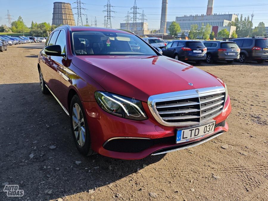 Red Mercedes-Benz E 220 2017 in Kaunas, with an engine capacity of 2.00 L and mileage of 365 thousand km for 9655 €, photo 13 on AUTOMOTO.COM.LV