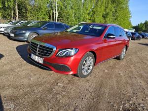 Red Mercedes-Benz E 220 2017 in Kaunas, with an engine capacity of 2.00 L and mileage of 365 thousand km for 9655 €, photo 14 on AUTOMOTO.COM.LV