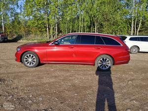 Red Mercedes-Benz E 220 2017 in Kaunas, with an engine capacity of 2.00 L and mileage of 365 thousand km for 9655 €, photo 15 on AUTOMOTO.COM.LV