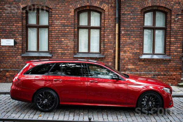 Red Mercedes-Benz E 220 2017 in Riga, with an engine capacity of 2.00 L and mileage of 254 thousand km for 18950 €, photo 6 on AUTOMOTO.COM.LV