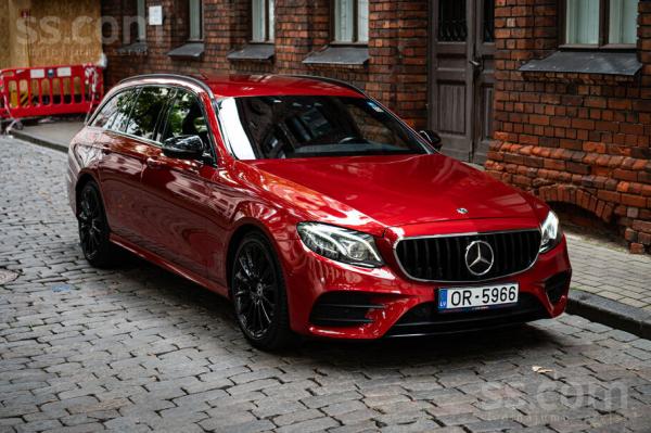 Red Mercedes-Benz E 220 2017 in Riga, with an engine capacity of 2.00 L and mileage of 254 thousand km for 18950 €, photo 7 on AUTOMOTO.COM.LV