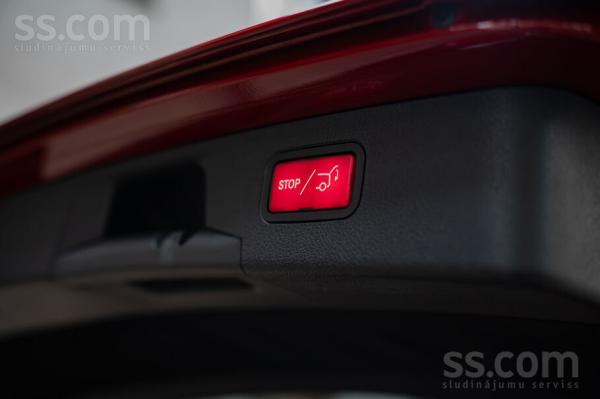Red Mercedes-Benz E 220 2017 in Riga, with an engine capacity of 2.00 L and mileage of 254 thousand km for 18950 €, photo 10 on AUTOMOTO.COM.LV