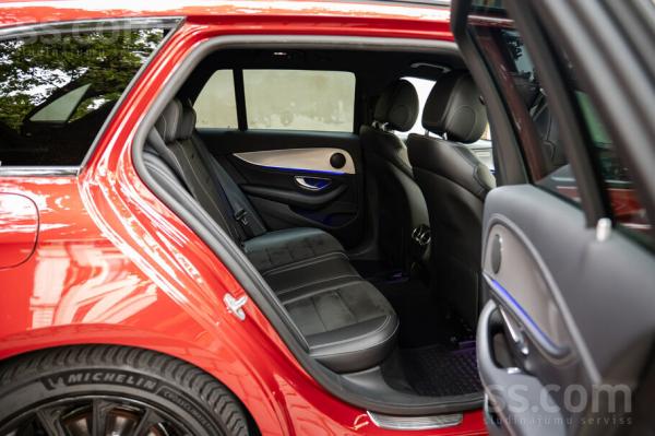 Red Mercedes-Benz E 220 2017 in Riga, with an engine capacity of 2.00 L and mileage of 254 thousand km for 18950 €, photo 11 on AUTOMOTO.COM.LV