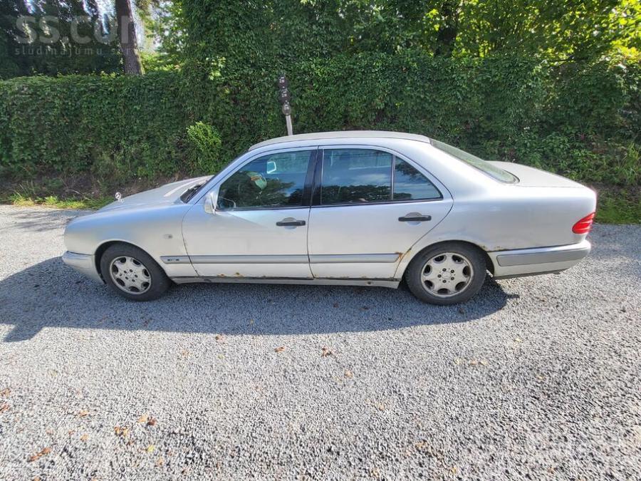 Mercedes-Benz E 220 1996 in Riga, with an engine capacity of 2.20 L and mileage of 299 thousand km for 650 €, photo 2 on AUTOMOTO.COM.LV