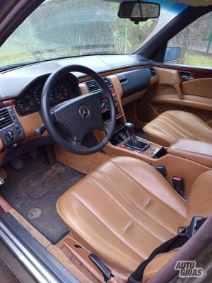 Mercedes-Benz E 220 1996 in Vilnius, with an engine capacity of 2.20 L and mileage of 3050 thousand km for 950 €, photo 4 on AUTOMOTO.COM.LV