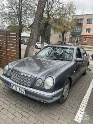 Mercedes-Benz E 220 1996 in Elektrenai, with an engine capacity of 2.20 L and mileage of 380 thousand km for 999 €, photo  on AUTOMOTO.COM.LV