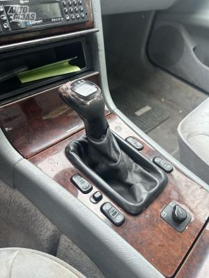 Mercedes-Benz E 220 1996 in Elektrenai, with an engine capacity of 2.20 L and mileage of 380 thousand km for 999 €, photo 3 on AUTOMOTO.COM.LV