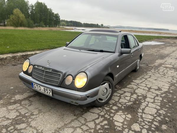 Mercedes-Benz E 220 1996 in Elektrenai, with an engine capacity of 2.20 L and mileage of 380 thousand km for 999 €, photo 5 on AUTOMOTO.COM.LV