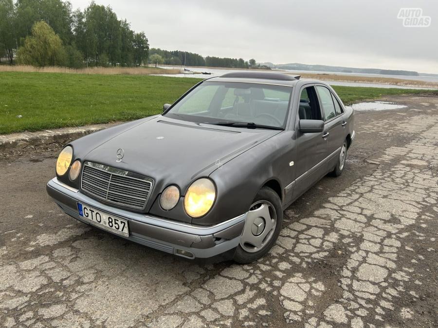 Mercedes-Benz E 220 1996 in Elektrenai, with an engine capacity of 2.20 L and mileage of 380 thousand km for 999 €, photo 6 on AUTOMOTO.COM.LV