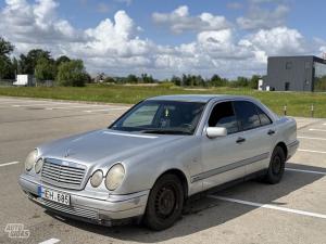 Мерседес E 220 1997 в Паневежис, объемом двигателя 2.20 л и пробегом 265 тыс. км за 650 €, фото  на AUTOMOTO.COM.LV