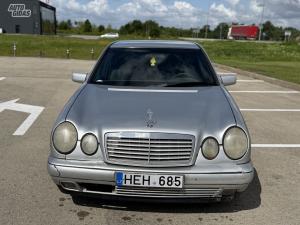 Мерседес E 220 1997 в Паневежис, объемом двигателя 2.20 л и пробегом 265 тыс. км за 650 €, фото 3 на AUTOMOTO.COM.LV