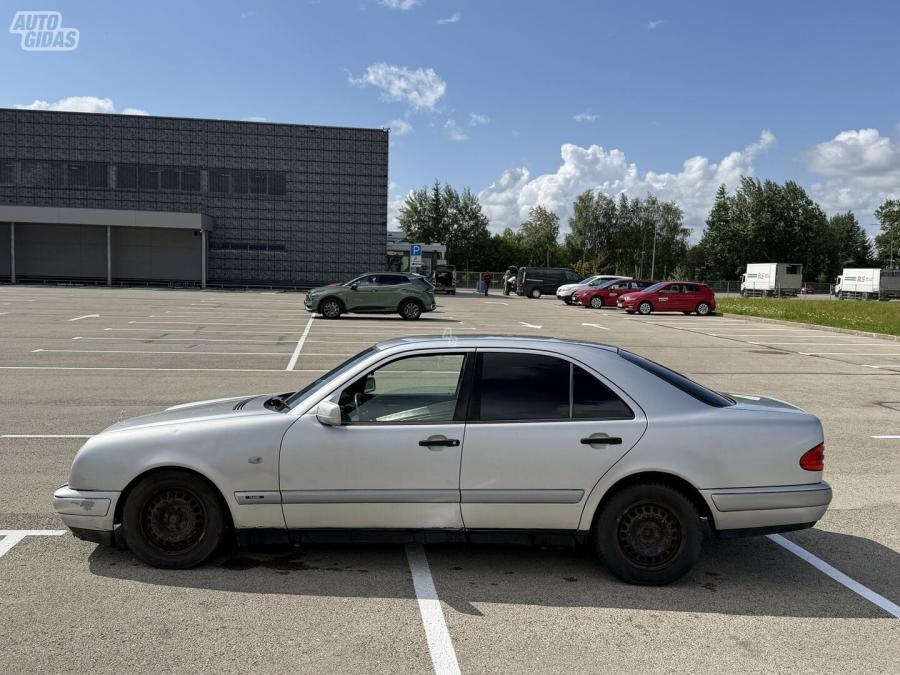 Мерседес E 220 1997 в Паневежис, объемом двигателя 2.20 л и пробегом 265 тыс. км за 650 €, фото 6 на AUTOMOTO.COM.LV