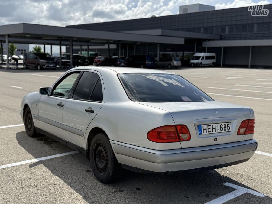 Мерседес E 220 1997 в Паневежис, объемом двигателя 2.20 л и пробегом 265 тыс. км за 650 €, фото 9 на AUTOMOTO.COM.LV