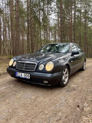 Mercedes-Benz E 220 1998 Ignalina, ar dzinēja tilpumu 2.00 L un nobraukumu 230 tūkst. km par 730 €, foto  vietnē AUTOMOTO.COM.LV