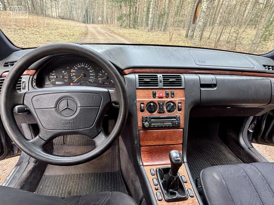 Mercedes-Benz E 220 1998 Ignalina, ar dzinēja tilpumu 2.00 L un nobraukumu 230 tūkst. km par 730 €, foto 6 vietnē AUTOMOTO.COM.LV