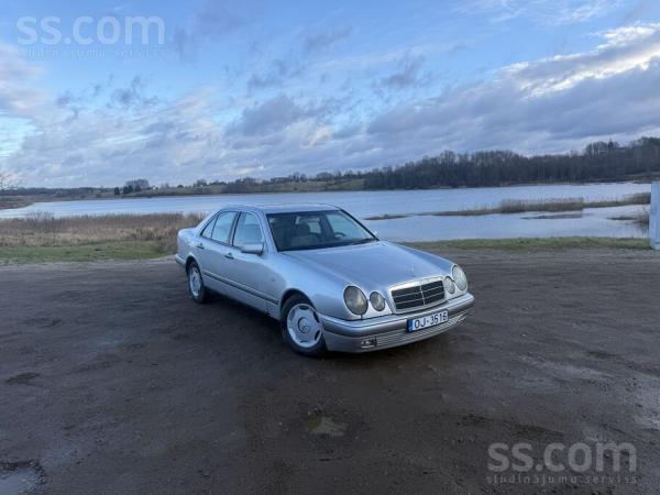 Mercedes-Benz E 220 1999 Saldus, ar dzinēja tilpumu 2.20 L un nobraukumu 119 tūkst. km par 2700 €, foto 1 vietnē AUTOMOTO.COM.LV