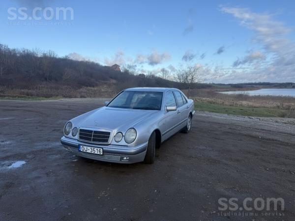 Mercedes-Benz E 220 1999 Saldus, ar dzinēja tilpumu 2.20 L un nobraukumu 119 tūkst. km par 2700 €, foto 2 vietnē AUTOMOTO.COM.LV