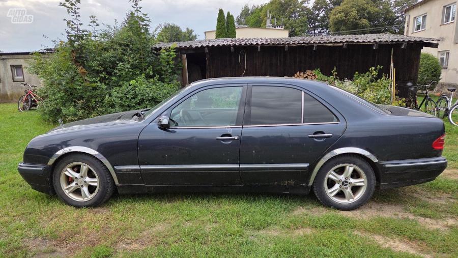 Mercedes-Benz E 220 2000 Marijampole, ar dzinēja tilpumu 2.20 L un nobraukumu 321 tūkst. km par 1200 €, foto 3 vietnē AUTOMOTO.COM.LV