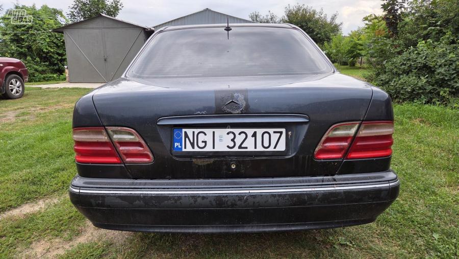 Mercedes-Benz E 220 2000 Marijampole, ar dzinēja tilpumu 2.20 L un nobraukumu 321 tūkst. km par 1200 €, foto 5 vietnē AUTOMOTO.COM.LV
