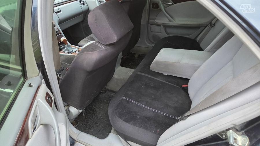 Mercedes-Benz E 220 2000 Marijampole, ar dzinēja tilpumu 2.20 L un nobraukumu 321 tūkst. km par 1200 €, foto 12 vietnē AUTOMOTO.COM.LV
