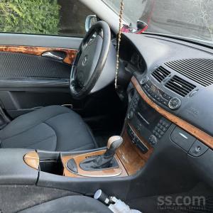 Mercedes-Benz E 220 2002 Rīga, ar dzinēja tilpumu 2.20 L un nobraukumu 309 tūkst. km par 1800 €, foto 4 vietnē AUTOMOTO.COM.LV