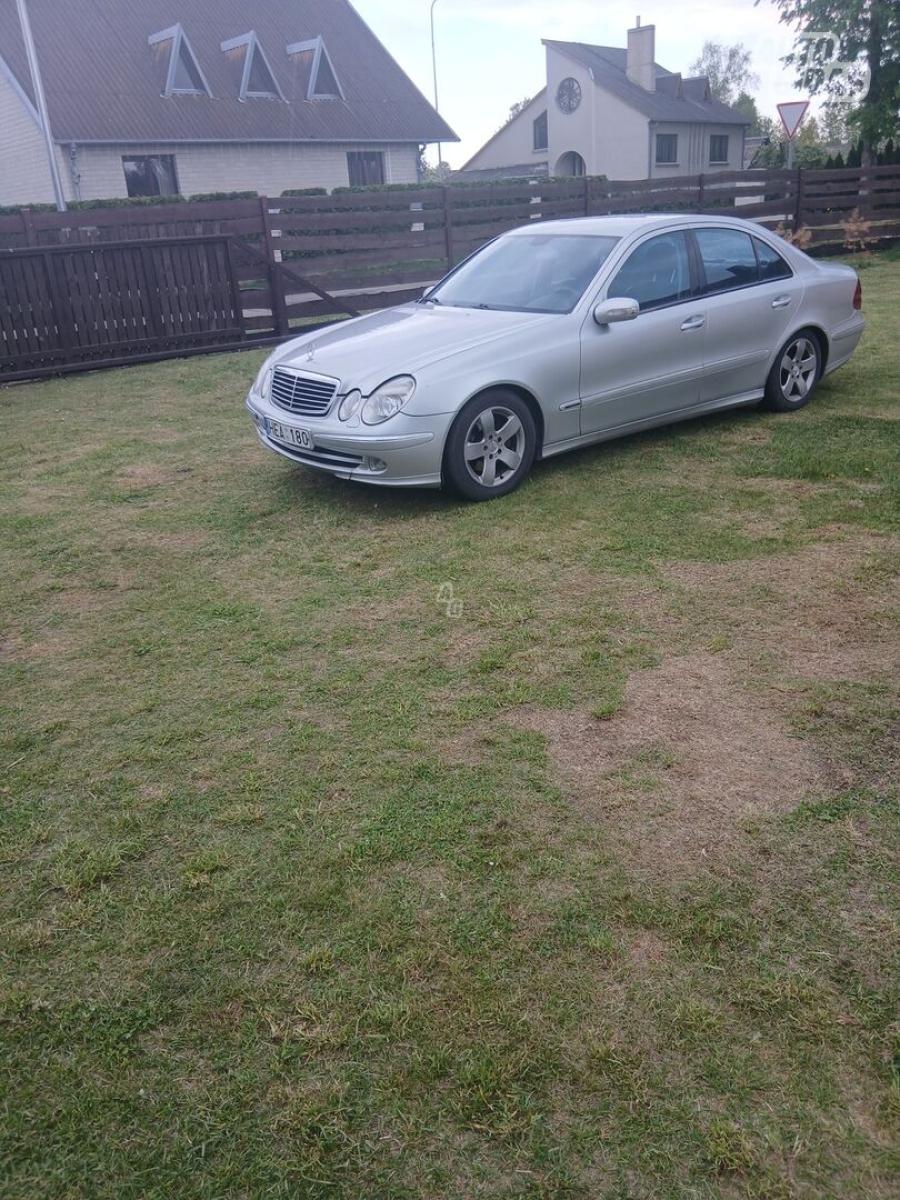 Mercedes-Benz E 220 2002 Panevēža, ar dzinēja tilpumu 2.20 L un nobraukumu 398 tūkst. km par 1200 €, foto 3 vietnē AUTOMOTO.COM.LV
