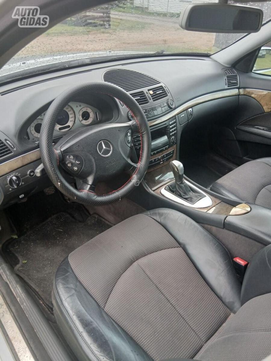 Mercedes-Benz E 220 2002 Panevēža, ar dzinēja tilpumu 2.20 L un nobraukumu 398 tūkst. km par 1200 €, foto 5 vietnē AUTOMOTO.COM.LV