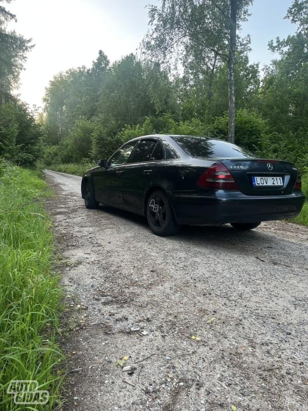 Mercedes-Benz E 220 2002 in Alytus, with an engine capacity of 2.20 L and mileage of 389 thousand km for 1000 €, photo 7 on AUTOMOTO.COM.LV