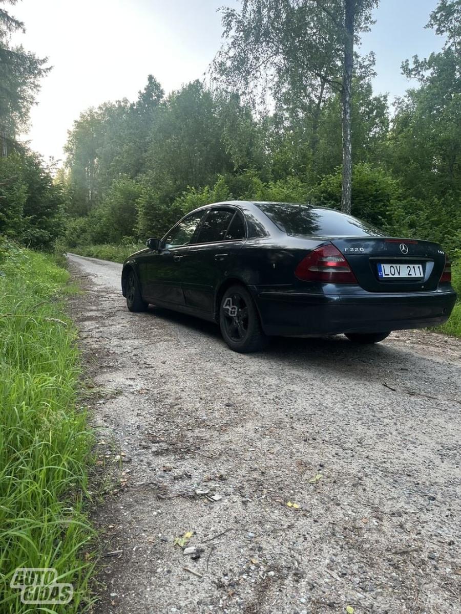 Мерседес E 220 2002 в Алитус, объемом двигателя 2.20 л и пробегом 389 тыс. км за 1000 €, фото 8 на AUTOMOTO.COM.LV