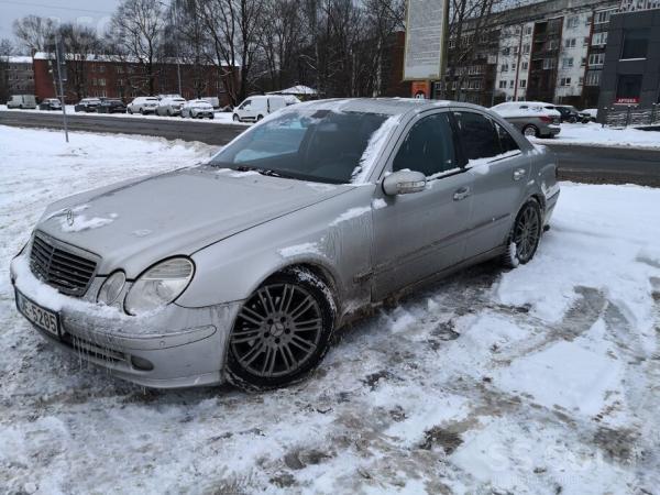 Mercedes-Benz E 220 2003 in Riga, with an engine capacity of 2.20 L and mileage of 360 thousand km for 1500 €, photo 2 on AUTOMOTO.COM.LV