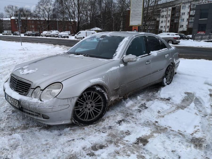 Mercedes-Benz E 220 2003 in Riga, with an engine capacity of 2.20 L and mileage of 360 thousand km for 1500 €, photo 2 on AUTOMOTO.COM.LV