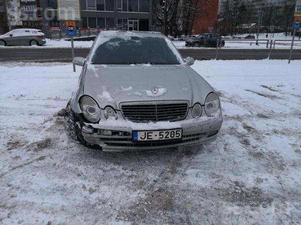 Mercedes-Benz E 220 2003 in Riga, with an engine capacity of 2.20 L and mileage of 360 thousand km for 1500 €, photo 3 on AUTOMOTO.COM.LV