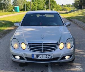 Mercedes-Benz E 220 2003 in Jonava, with an engine capacity of 2.20 L and mileage of 448 thousand km for 1500 €, photo 3 on AUTOMOTO.COM.LV