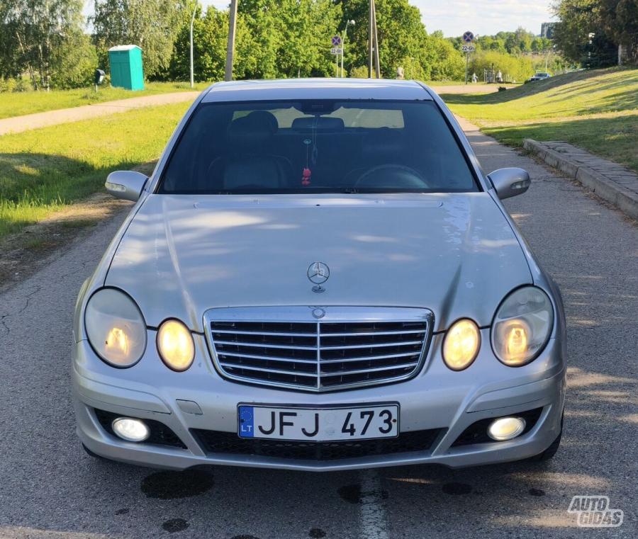 Mercedes-Benz E 220 2003 in Jonava, with an engine capacity of 2.20 L and mileage of 448 thousand km for 1500 €, photo 3 on AUTOMOTO.COM.LV