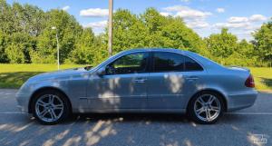 Mercedes-Benz E 220 2003 in Jonava, with an engine capacity of 2.20 L and mileage of 448 thousand km for 1500 €, photo 5 on AUTOMOTO.COM.LV