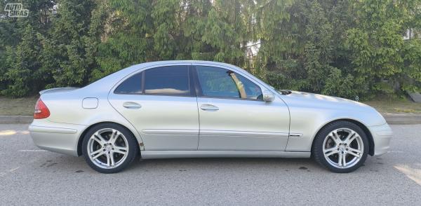 Mercedes-Benz E 220 2003 in Jonava, with an engine capacity of 2.20 L and mileage of 448 thousand km for 1500 €, photo 8 on AUTOMOTO.COM.LV