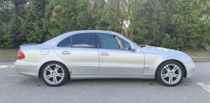 Mercedes-Benz E 220 2003 in Jonava, with an engine capacity of 2.20 L and mileage of 448 thousand km for 1500 €, photo 9 on AUTOMOTO.COM.LV