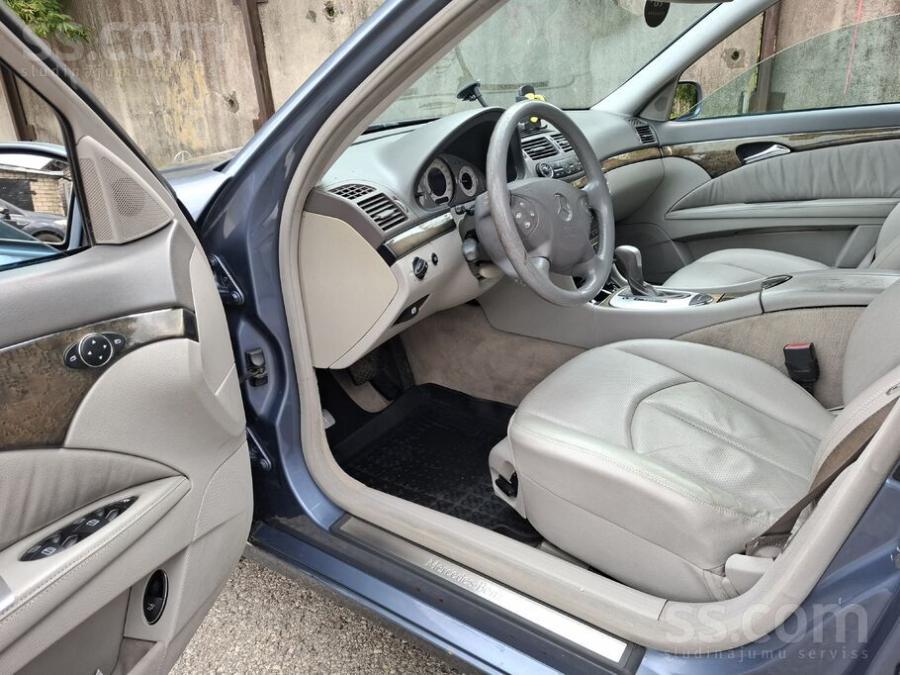 Mercedes-Benz E 220 2003 Daugavpils, ar dzinēja tilpumu 2.20 L un nobraukumu 334 tūkst. km par 2400 €, foto 21 vietnē AUTOMOTO.COM.LV