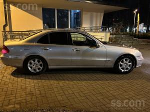 Mercedes-Benz E 220 2004 in Daugavpils, with an engine capacity of 2.20 L and mileage of 333 thousand km for 2150 €, photo 4 on AUTOMOTO.COM.LV
