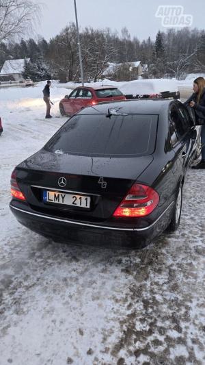 Mercedes-Benz E 220 2004 in Prienai, with an engine capacity of 2.20 L and mileage of 422 thousand km for 1700 €, photo 2 on AUTOMOTO.COM.LV