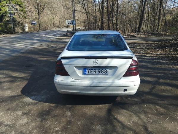 Mercedes-Benz E 220 2004 in Kaunas, with an engine capacity of 2.20 L and mileage of 285 thousand km for 1200 €, photo 3 on AUTOMOTO.COM.LV