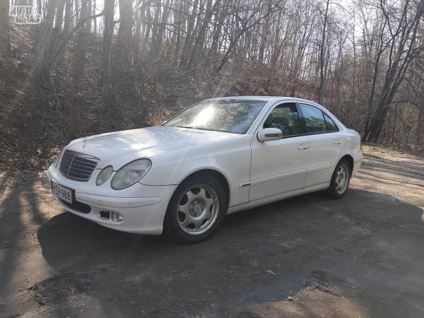 Mercedes-Benz E 220 2004 in Kaunas, with an engine capacity of 2.20 L and mileage of 285 thousand km for 1200 €, photo 5 on AUTOMOTO.COM.LV