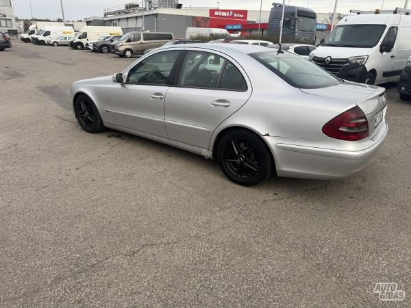 Mercedes-Benz E 220 2004 Viļņa, ar dzinēja tilpumu 2.20 L un nobraukumu 317 tūkst. km par 2350 €, foto 5 vietnē AUTOMOTO.COM.LV