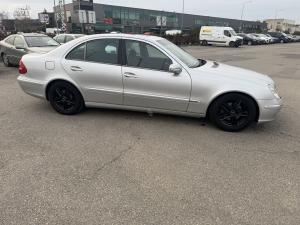 Mercedes-Benz E 220 2004 Viļņa, ar dzinēja tilpumu 2.20 L un nobraukumu 317 tūkst. km par 2350 €, foto 8 vietnē AUTOMOTO.COM.LV