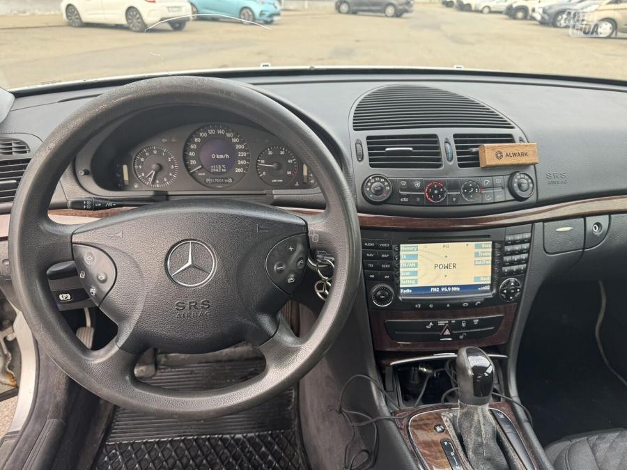 Mercedes-Benz E 220 2004 Viļņa, ar dzinēja tilpumu 2.20 L un nobraukumu 317 tūkst. km par 2350 €, foto 13 vietnē AUTOMOTO.COM.LV