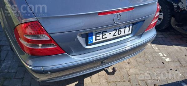 Mercedes-Benz E 220 2004 in Valmiera, with an engine capacity of 2.20 L and mileage of 279 thousand km for 3980 €, photo 4 on AUTOMOTO.COM.LV