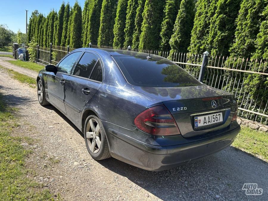 Mercedes-Benz E 220 2004 in Jonava, with an engine capacity of 2.20 L and mileage of 370 thousand km for 1400 €, photo 5 on AUTOMOTO.COM.LV